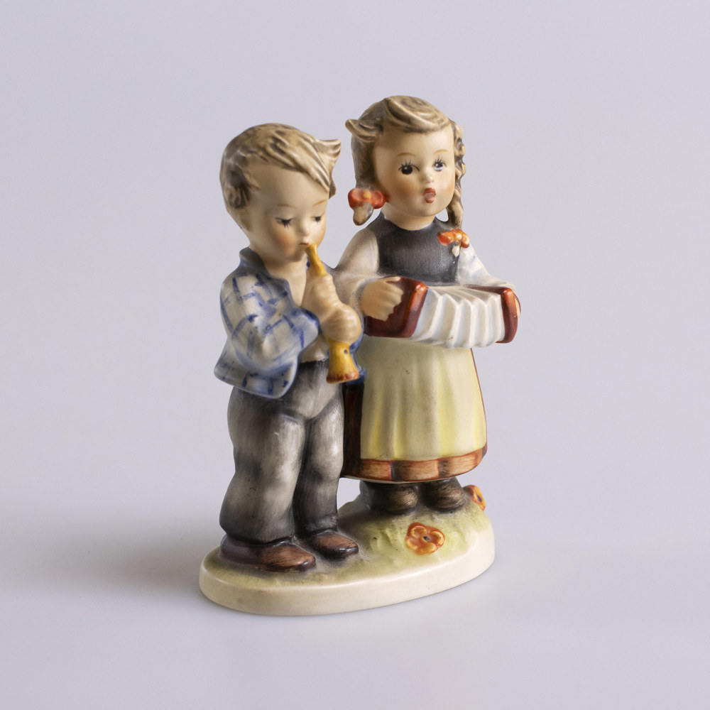 M.J. Hummel, figurin, porslin, Goebel, höjd 11 cm | Auktion